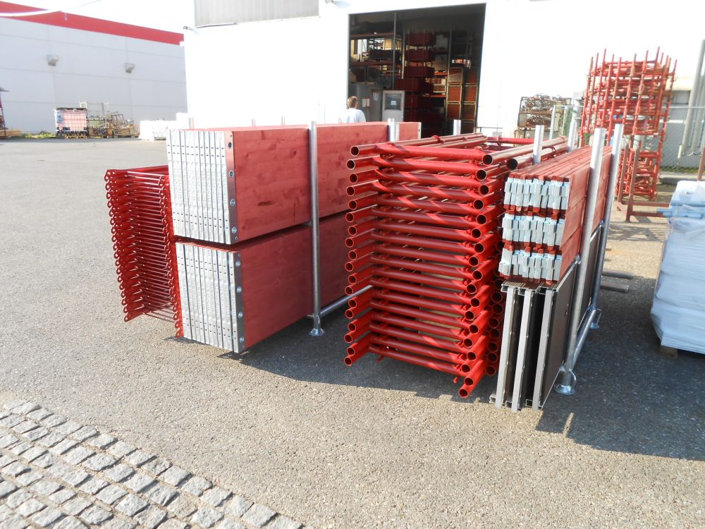 Stacking frames for scaffolding - RINGER