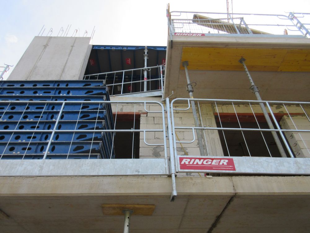 Parapet clamp - The all-rounder from RINGER - RINGER