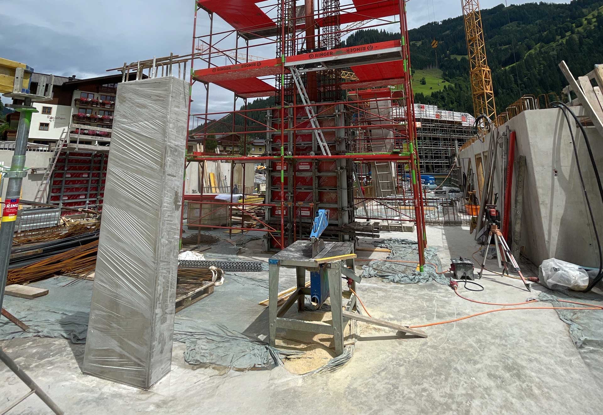 Kieserlbahn lift supports and valley station formed with RINGER Steel Master - RINGER